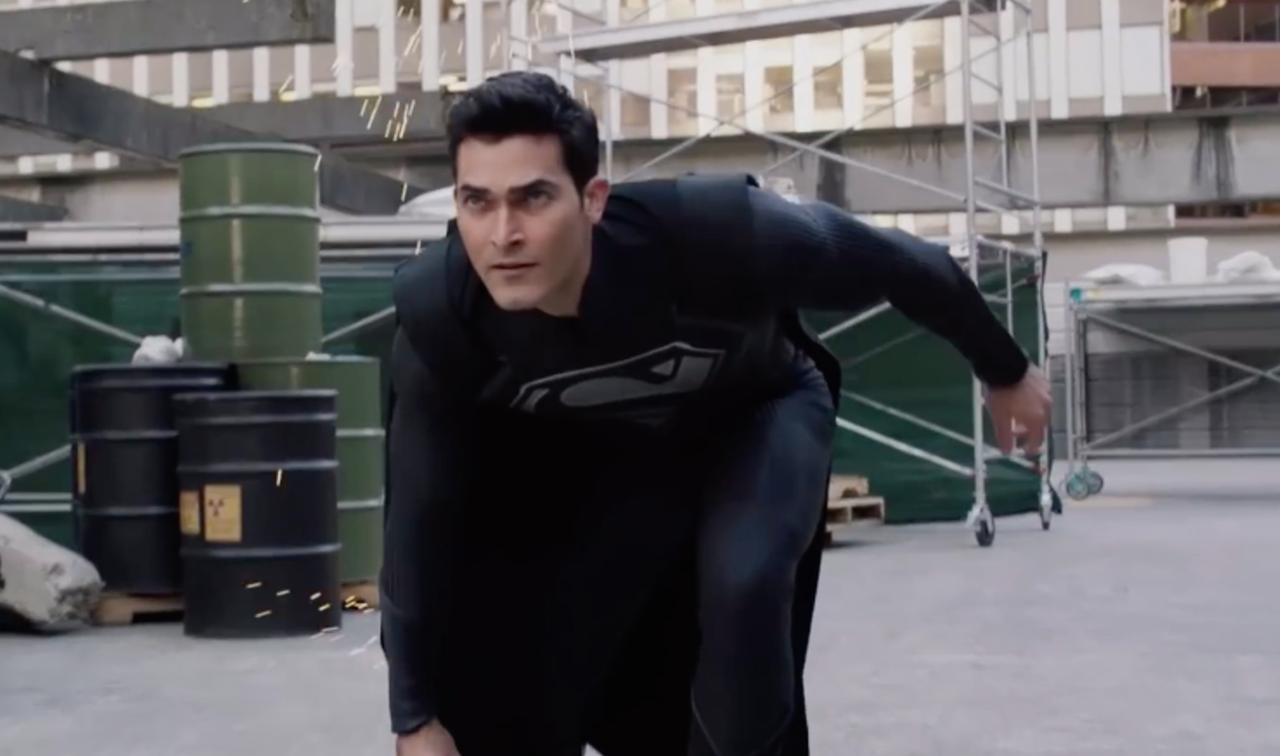 Elseworlds trailer teases crossover mayhem and Superman's black suit
