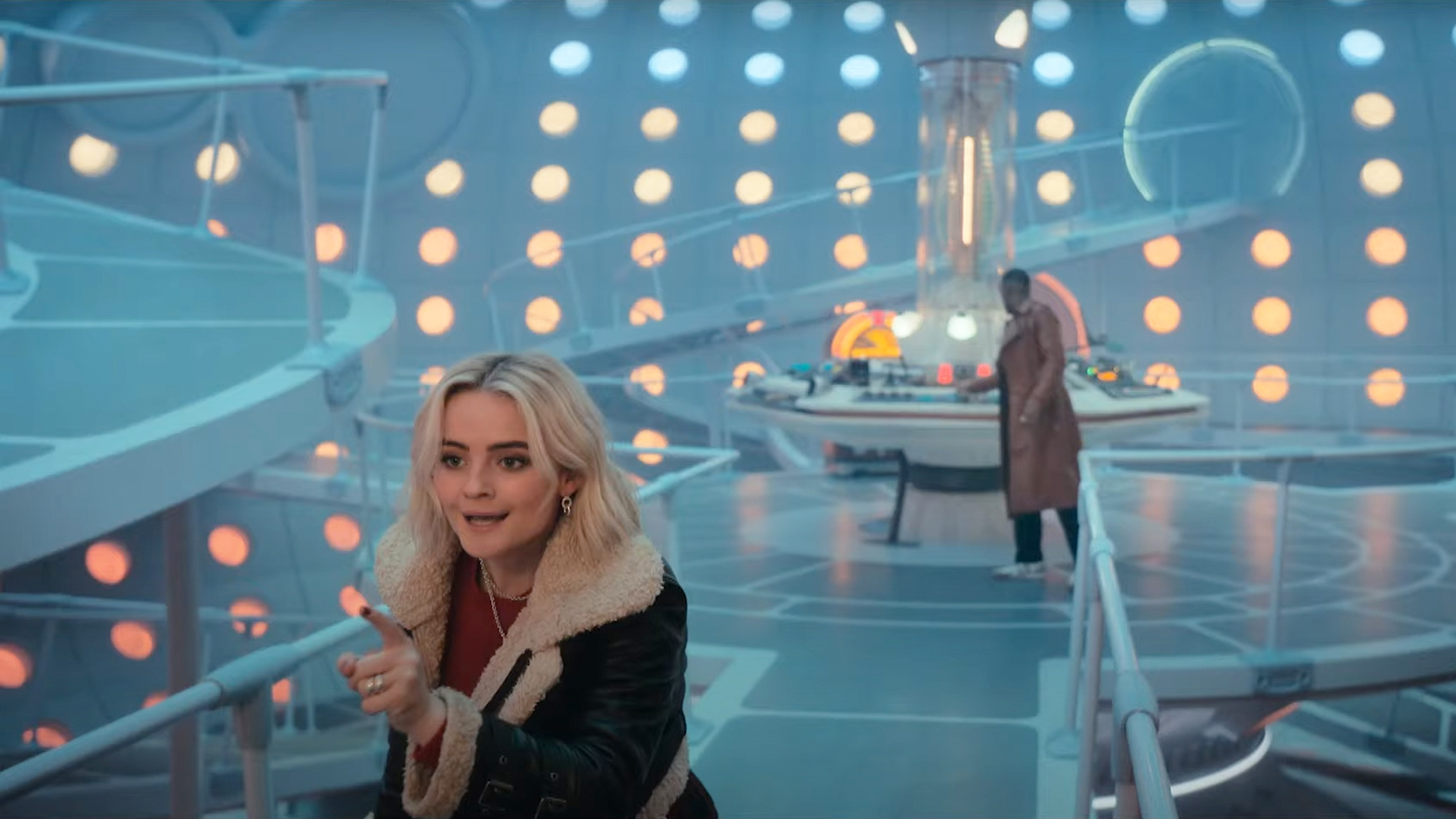 Ruby pointing TARDIS Space Babies Doctor Who - CultBox